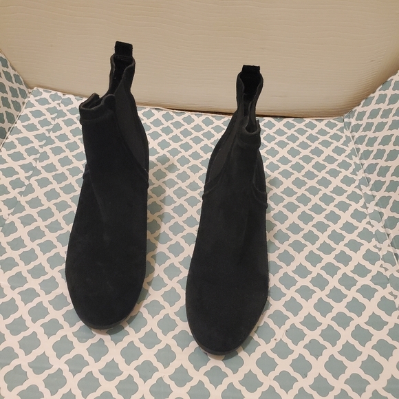 Sam Edelman | Shoes | Sam Edelman Suede Layla Pull On Heeled Booties ...